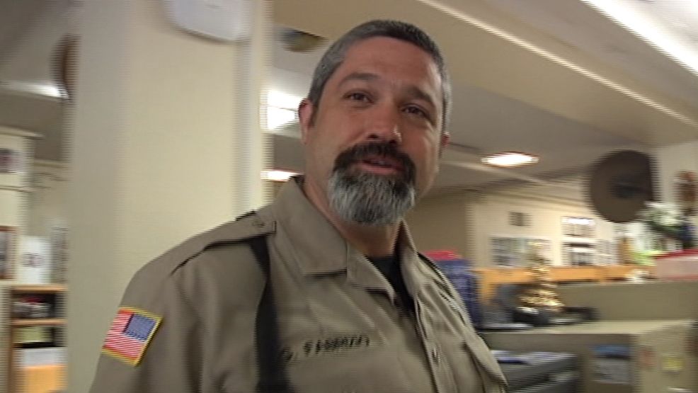 Police negotiator explains how to defuse tense situations | KMTR