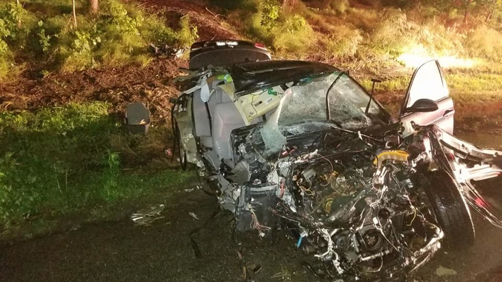 Car and box truck collide in wrong way crash, minor injuries reported ...