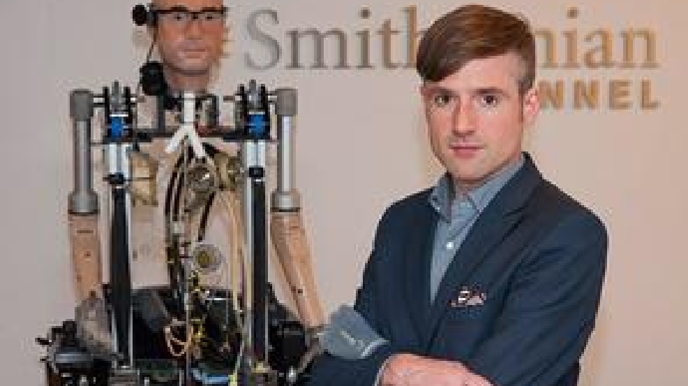 'The Incredible Bionic Man': Engineers build robot using artificial ...