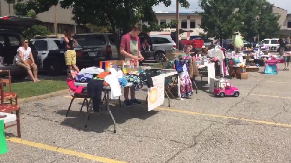 Kids take part in youth flea market | WTOV